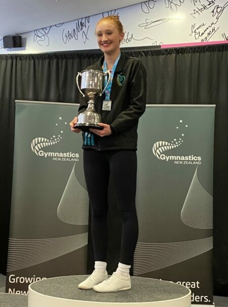 Jones notches up golfing victories - Times